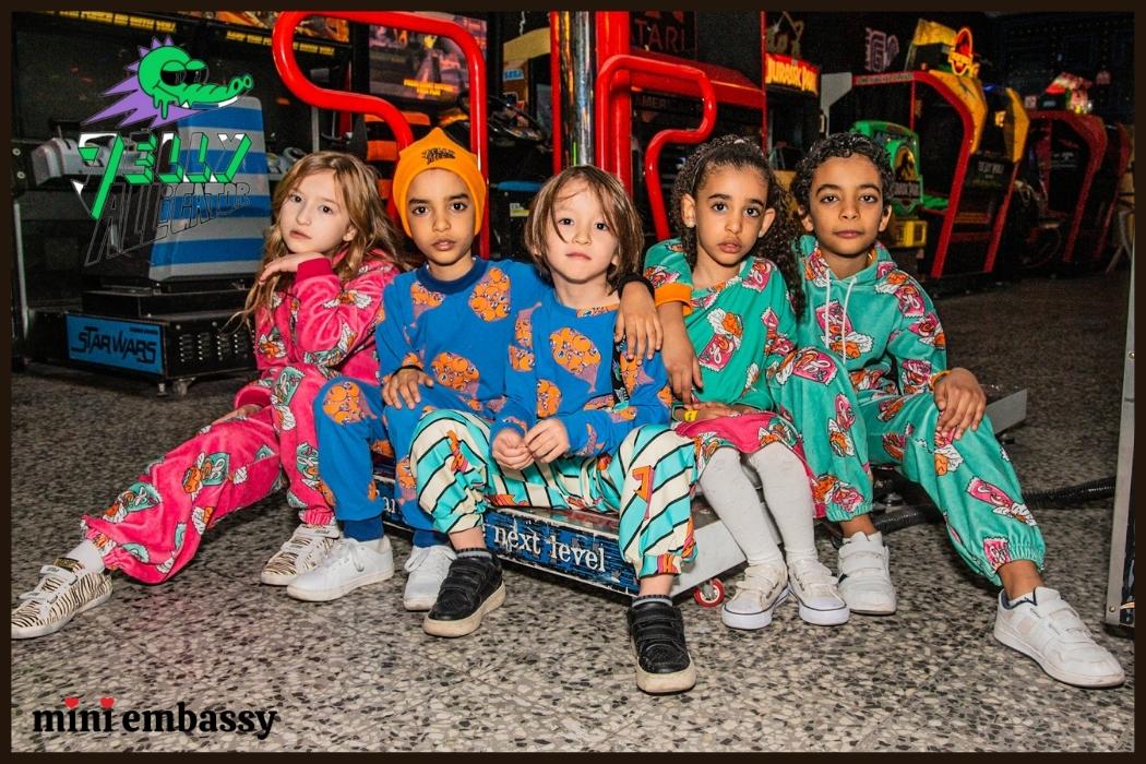 Miniguide Working with Kids | Mini Embassy | miniguide, Photos, TALK ...